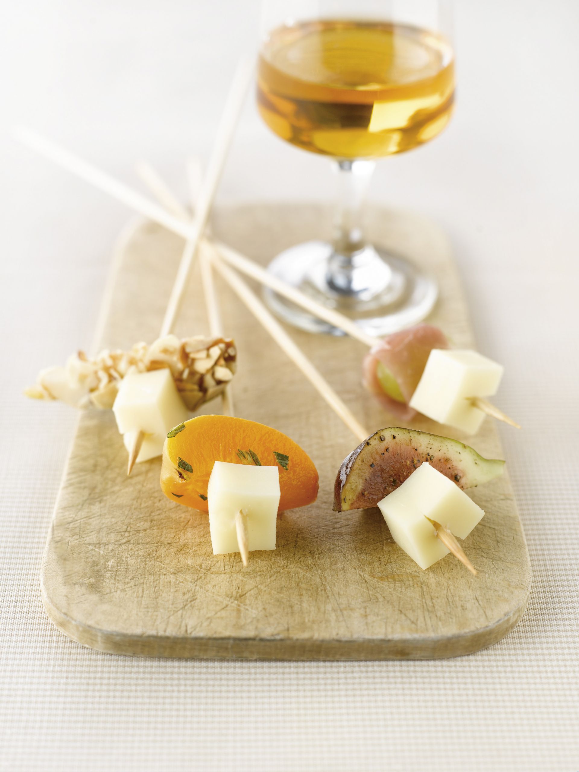 Apéro cubes de Comté aux fruits frais - Comté
