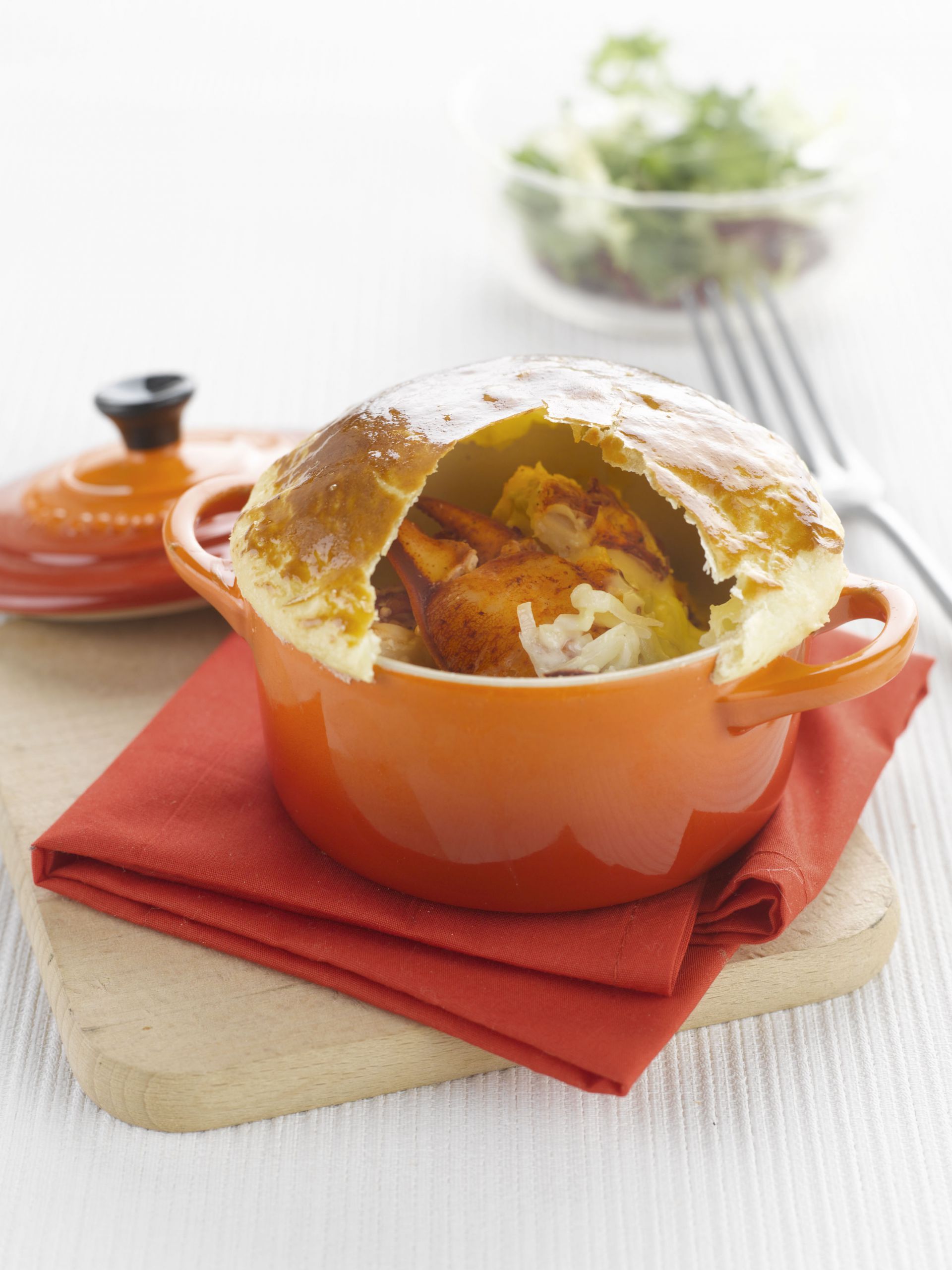 Cassolette de homard et poireaux au Comté présenté en croûte - Comté